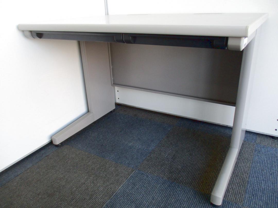 【中古】CZデスク CZN-107HA-WE イトーキ/ITOKI 平机 159432 - 中古オフィス家具ならオフィスバスターズ