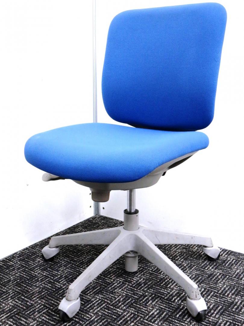 【中古】CG-Rチェア CN33CR FM36 オカムラ/okamura 肘無ローバックチェア 167741 - 中古オフィス家具ならオフィスバスターズ