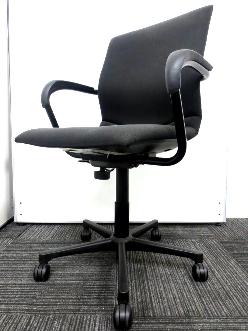 【中古】プロテジェチェア 4331223 Steelcase/スチールケース 肘付ローバックチェア 202028 - 中古オフィス家具なら ...