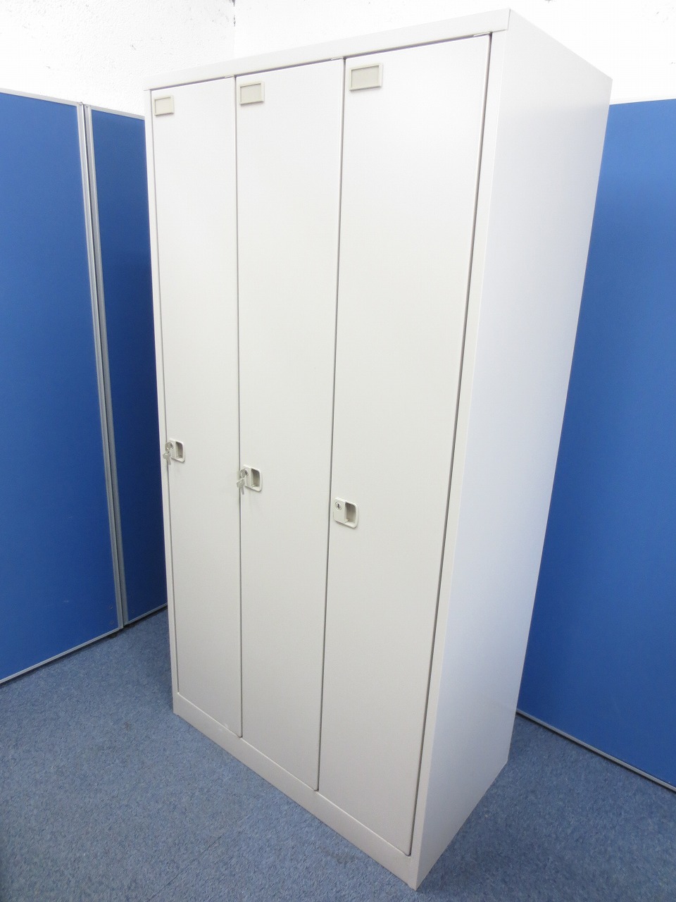 【中古】L型 HDL-0931SS-WE イトーキ/ITOKI 3人用更衣ロッカー 202780 - 中古オフィス家具ならオフィスバスターズ