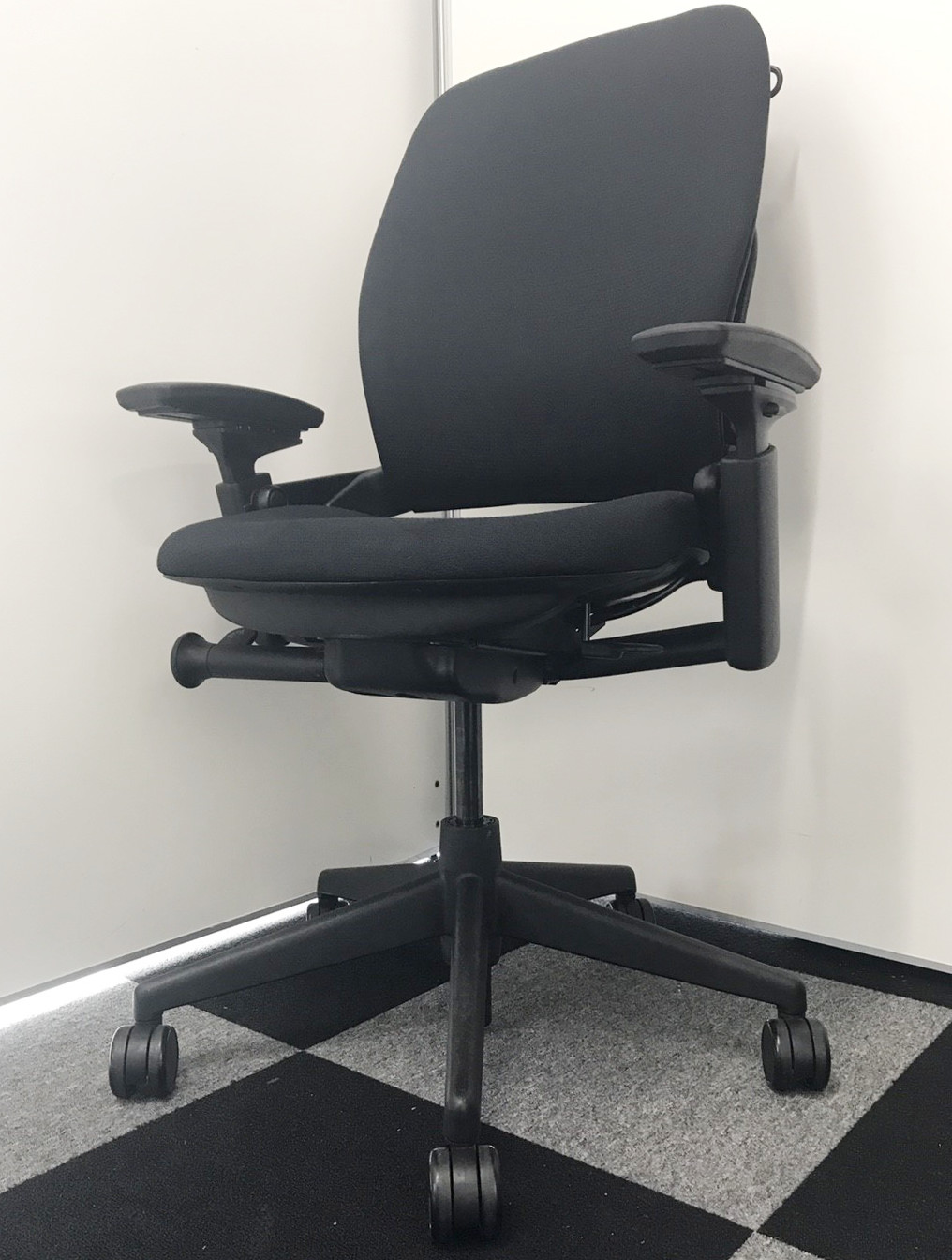 【中古】リープHD 46216179 Steelcase/スチールケース 肘付ハイバックチェア 203811 - 中古オフィス家具ならオフィス ...