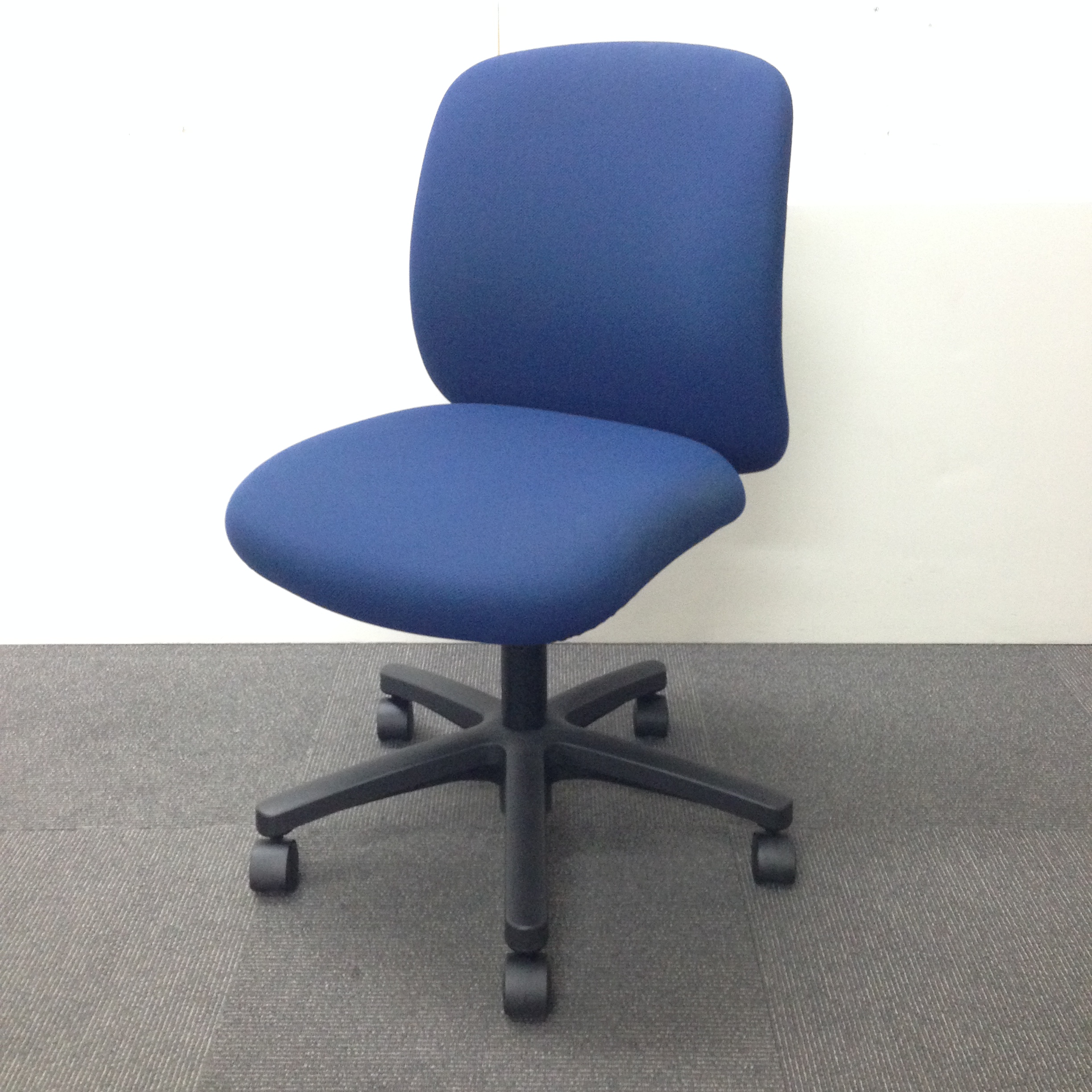 【中古】ボニートチェア KT-140GK-T1N4 イトーキ/ITOKI 肘無ローバックチェア 234783 - 中古オフィス家具ならオフィスバスターズ