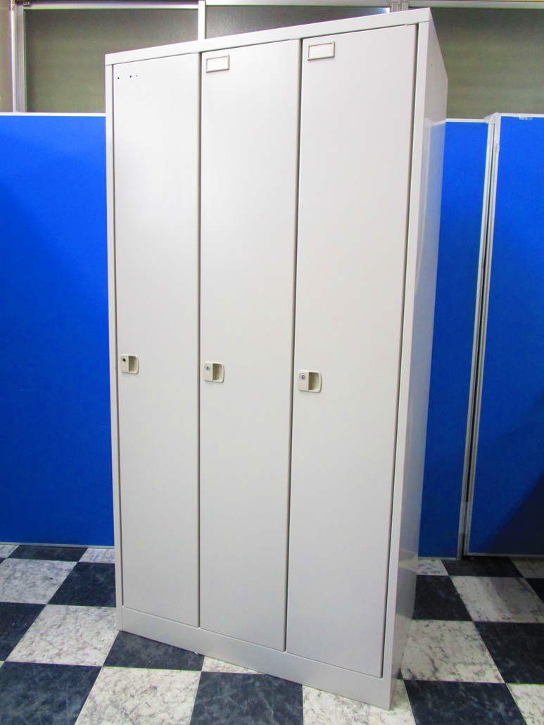 【中古】L型 HDL-0931SS-WE イトーキ/ITOKI 3人用更衣ロッカー 247004 - 中古オフィス家具ならオフィスバスターズ