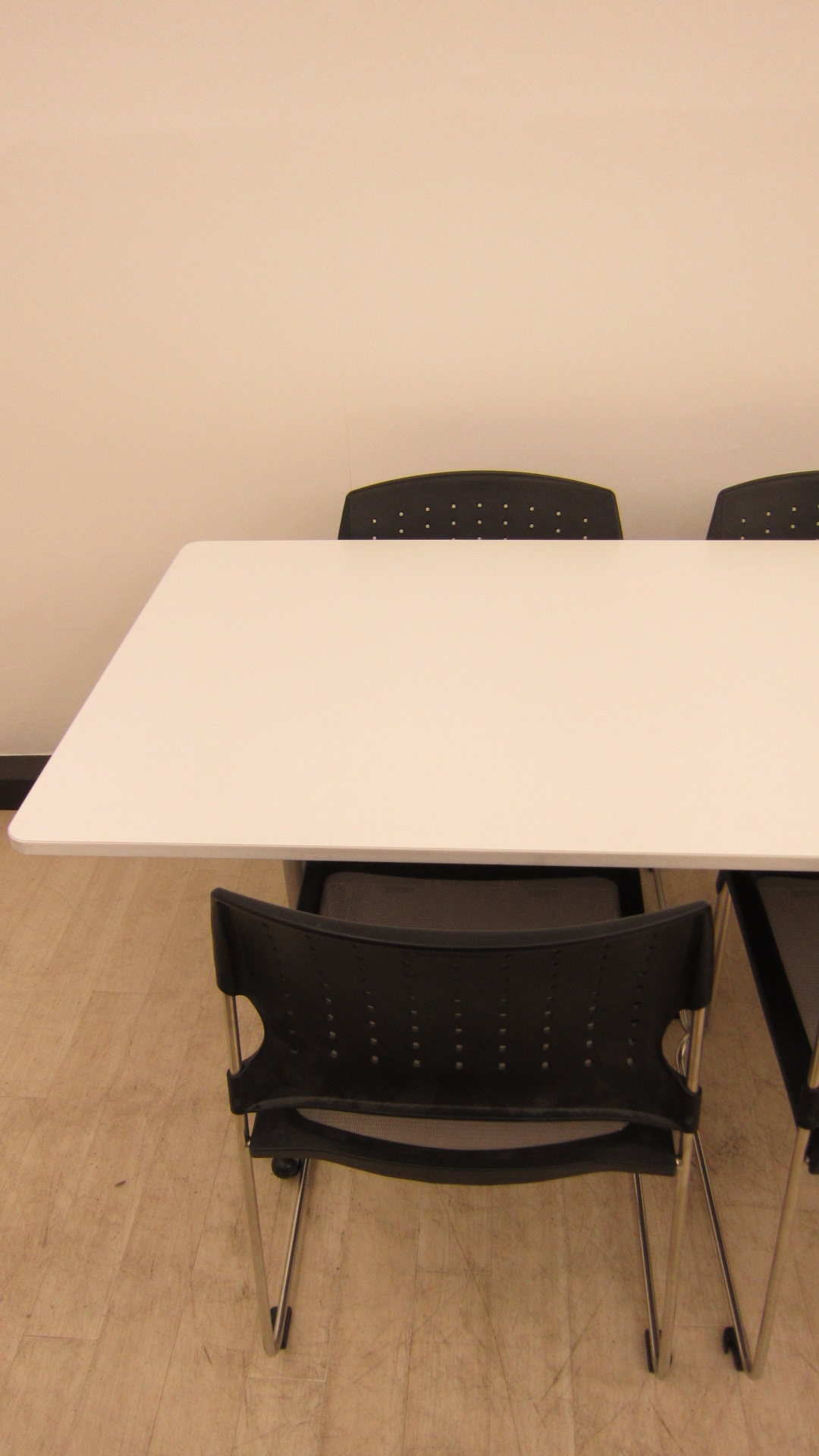 【中古】 LBT-1575 ライオン ミーティングテーブル（会議机） 253665 - 中古オフィス家具ならオフィスバスターズ