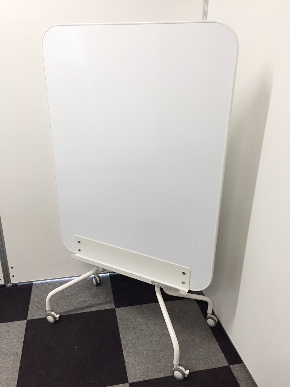 【中古】 SDWWP-FS-W9 イトーキ/ITOKI 自立ホワイトボード 256288 - 中古オフィス家具ならオフィスバスターズ