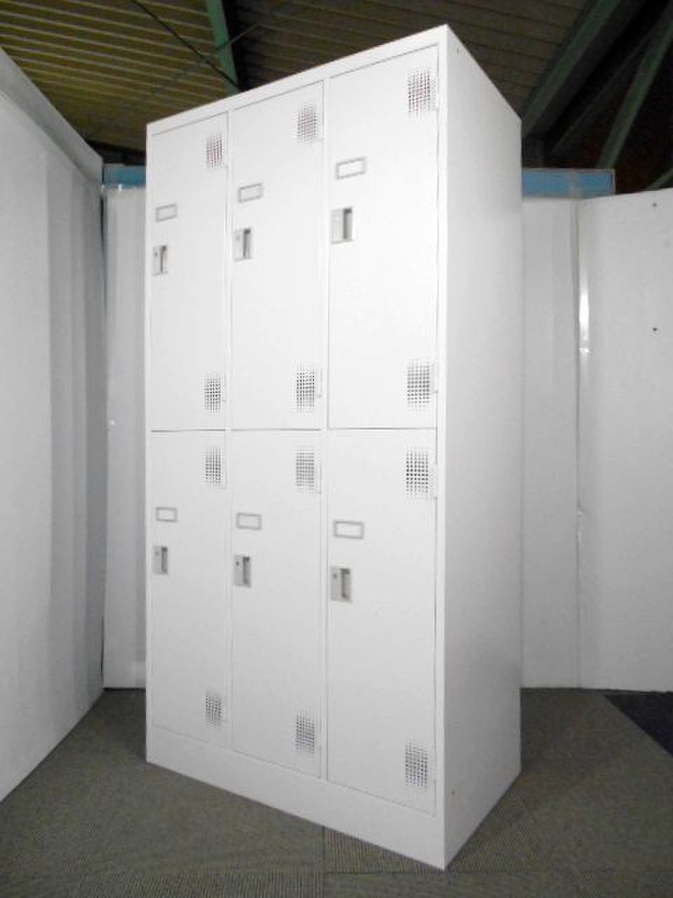 【中古】TLKロッカー TLK-S6 豊国工業 6人用更衣ロッカー 258947 - 中古オフィス家具ならオフィスバスターズ