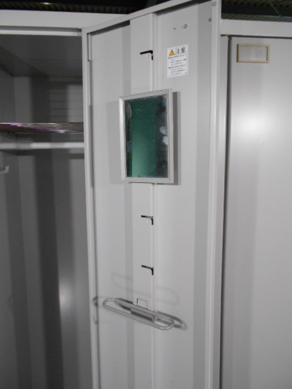 【中古】L型 HDL-0931SS-WE イトーキ/ITOKI 3人用更衣ロッカー 261603 - 中古オフィス家具ならオフィスバスターズ