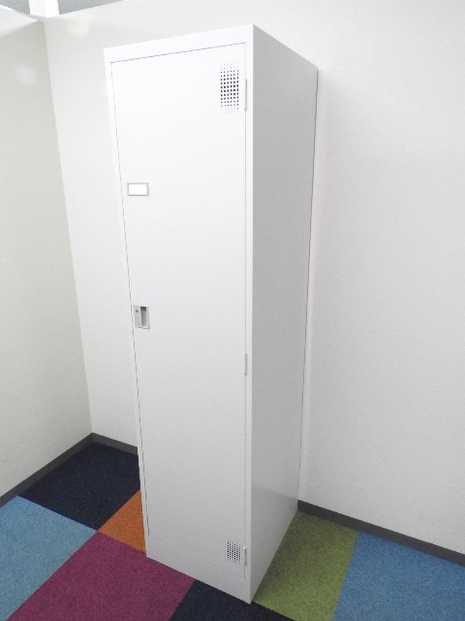 【中古】TLKロッカー TLK-S1 豊国工業 1人用更衣ロッカー 274680 - 中古オフィス家具ならオフィスバスターズ