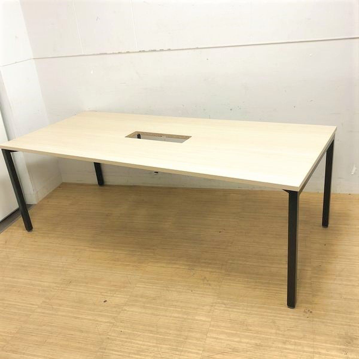 【中古】ノティオ ウチダ/UCHIDA ミーティングテーブル（会議机） 280588 - 中古オフィス家具ならオフィスバスターズ