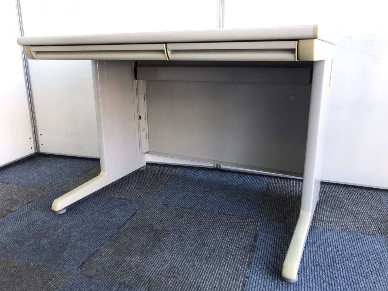 【中古】SDシリーズ DS20LL MB51 オカムラ/okamura 平机 283642 - 中古オフィス家具ならオフィスバスターズ