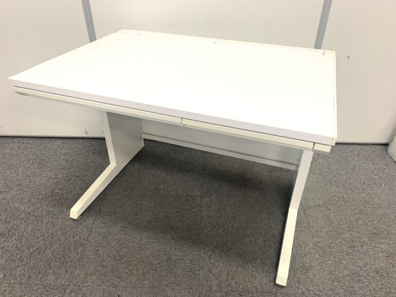 【中古】アドバンス オカムラ/okamura 平机 286010 - 中古オフィス家具ならオフィスバスターズ