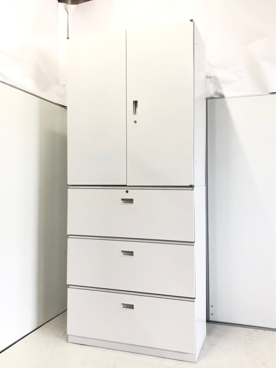 【中古】シンライン 上：HTM-109HSS-W9 下：HTM-109AAS-W9 イトーキ/ITOKI ハイキャビネット／その他 288428 - 中古オフィス家具ならオフィスバスターズ