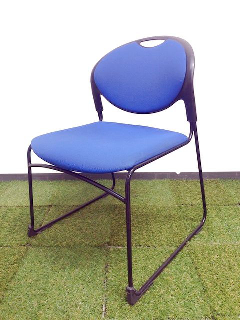 【中古】 イトーキ/ITOKI スタッキングチェア 295948 - 中古オフィス家具ならオフィスバスターズ