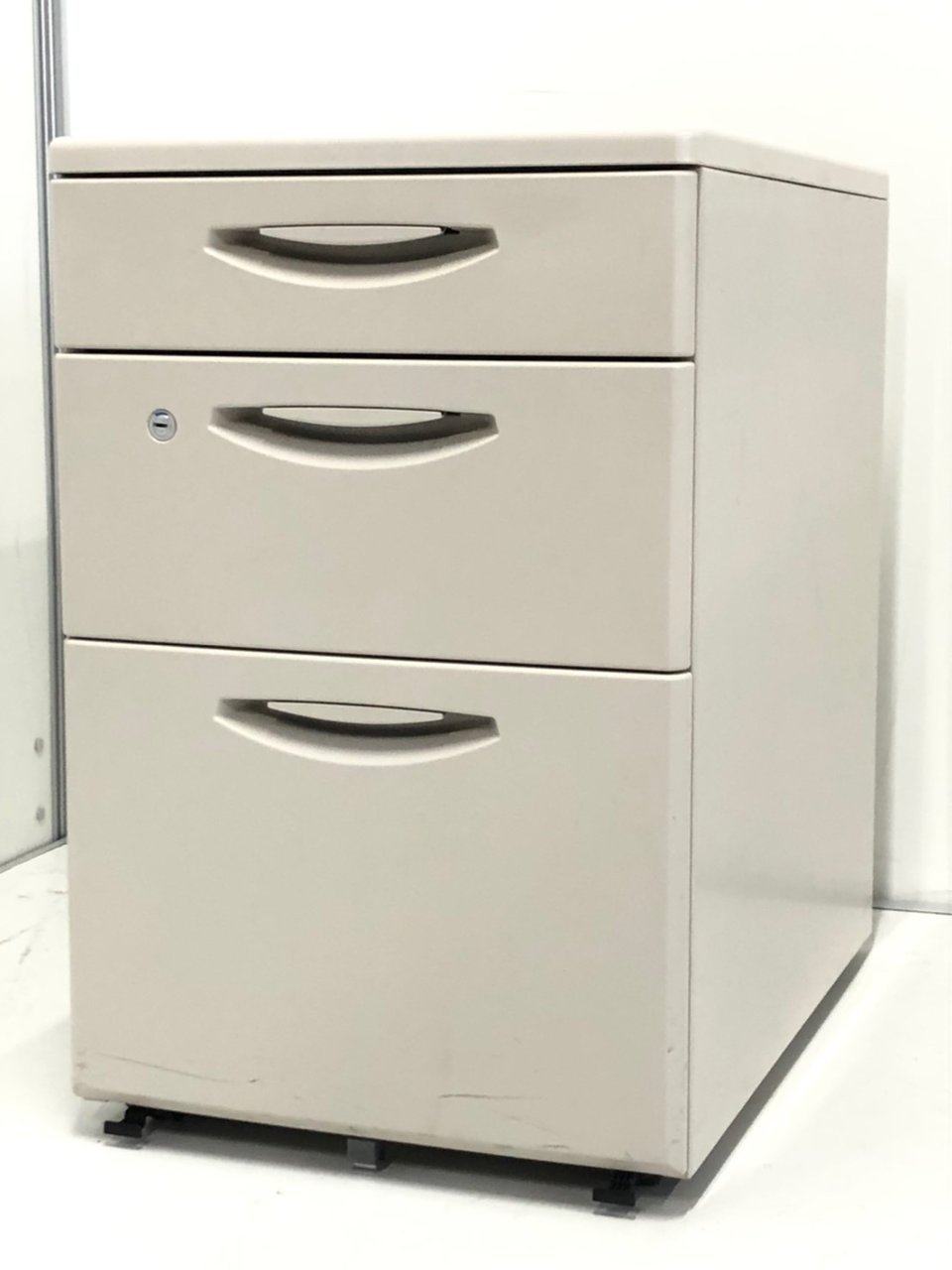 【中古】 SX46C3 コクヨ/KOKUYO ワゴン3段 307556 - 中古オフィス家具ならオフィスバスターズ