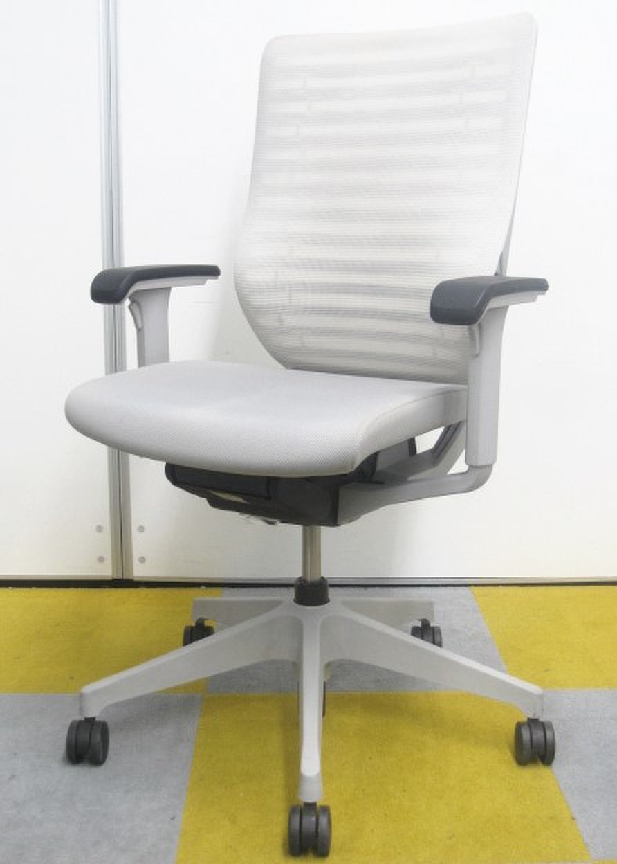【中古】エピオスチェア イトーキ/ITOKI 肘付ハイバックチェア 320554 - 中古オフィス家具ならオフィスバスターズ