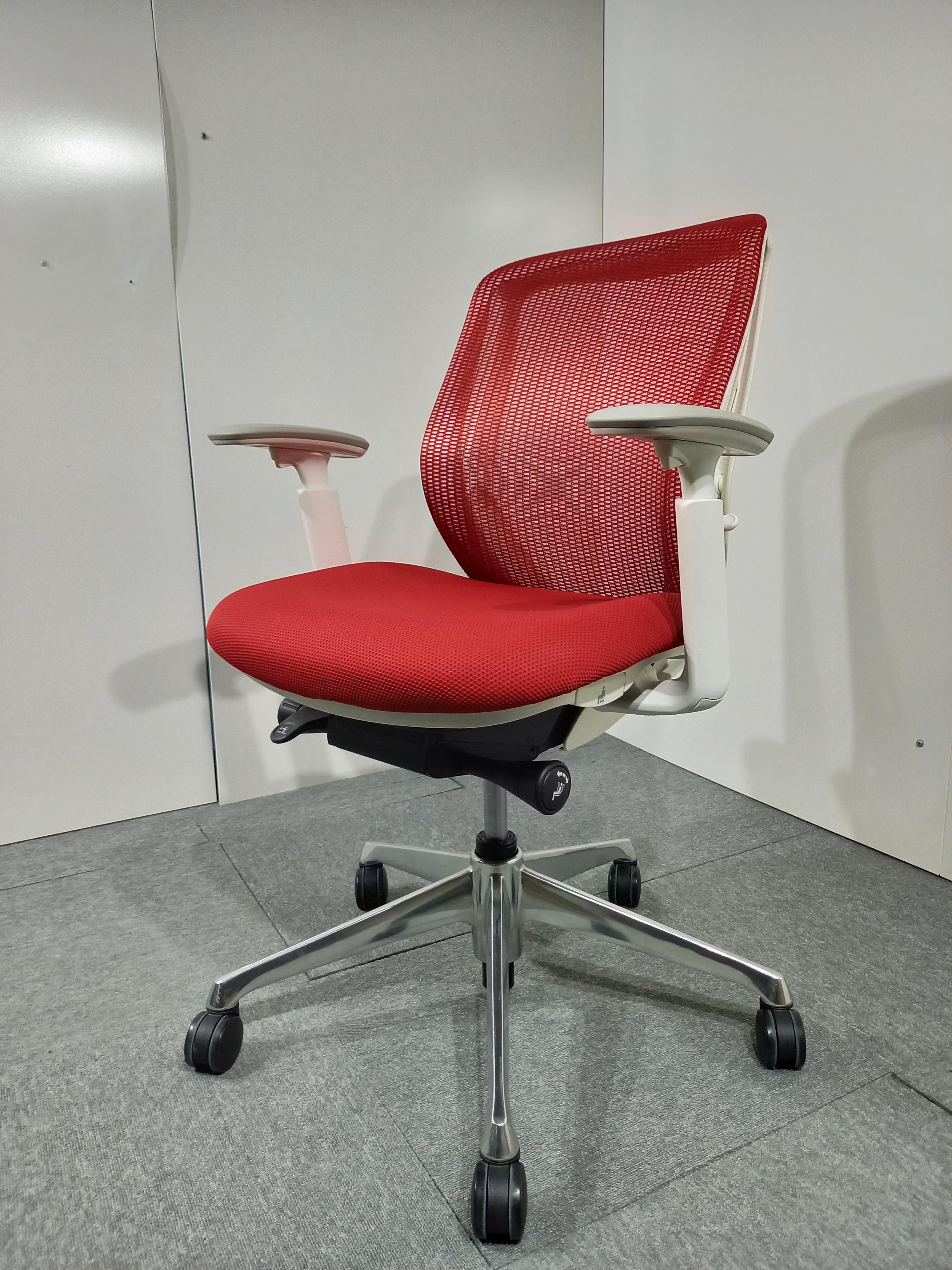 【中古】シルフィーメッシュ C681BW FMP9 オカムラ/okamura 肘付ローバックチェア 340375 - 中古オフィス家具ならオフィスバスターズ