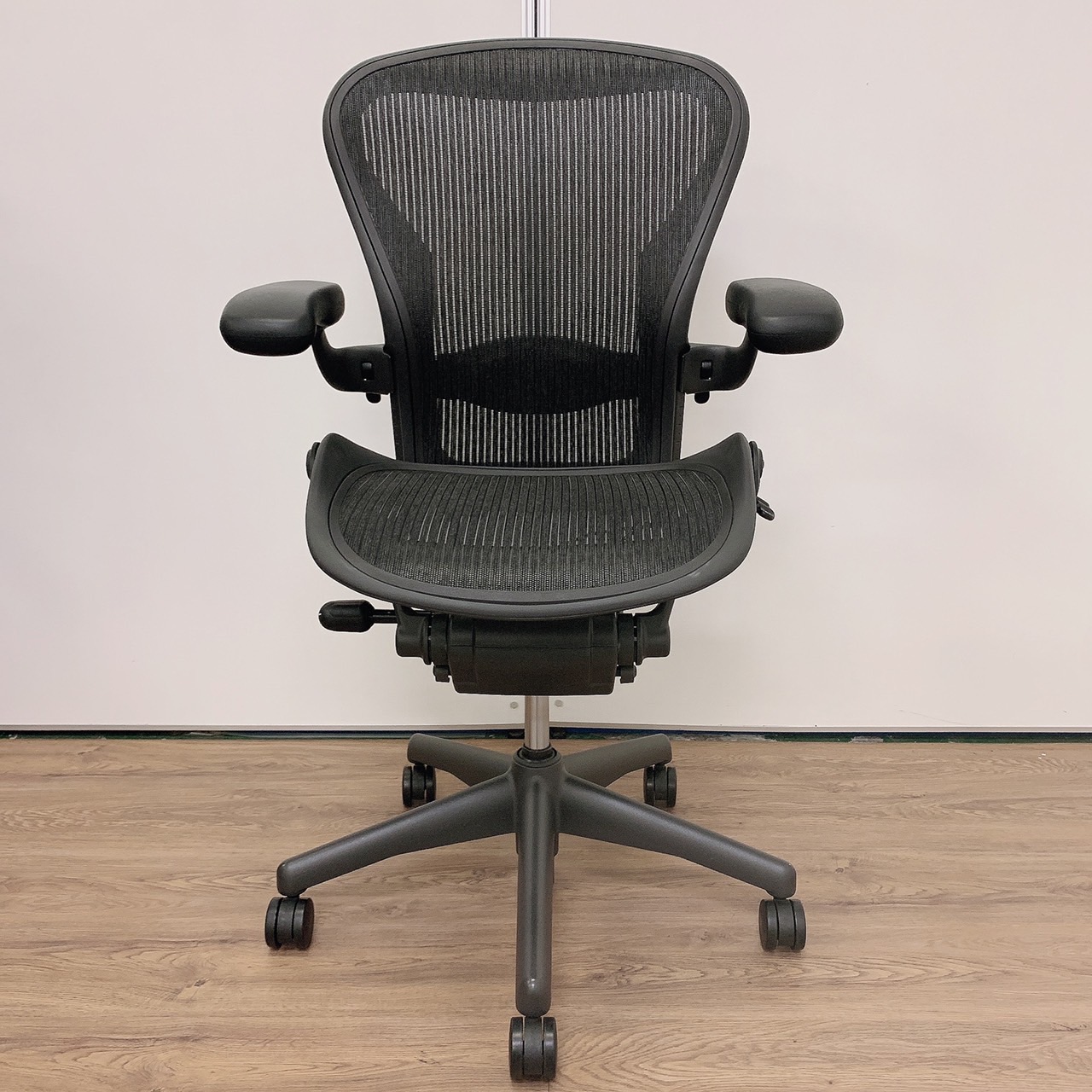 【中古】アーロンチェア AE113AWB-005 Herman Miller/ハーマンミラー 肘付ハイバックチェア 359095 - 中古 ...