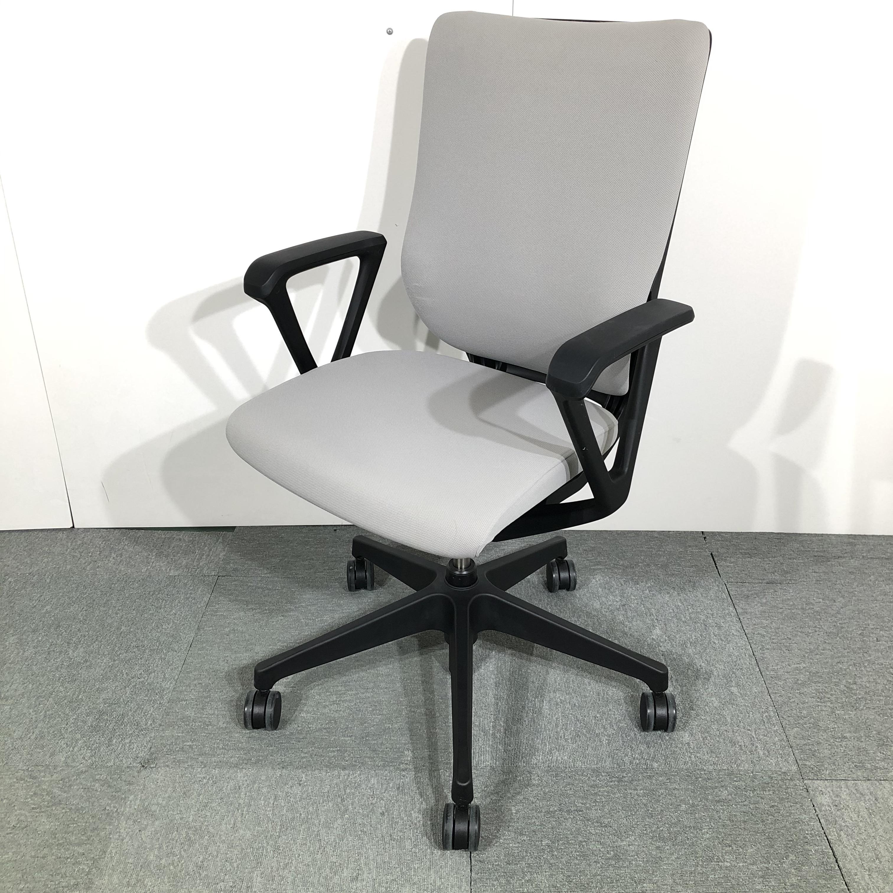 【中古】エピオスチェア イトーキ/ITOKI 肘付ハイバックチェア 363630 - 中古オフィス家具ならオフィスバスターズ