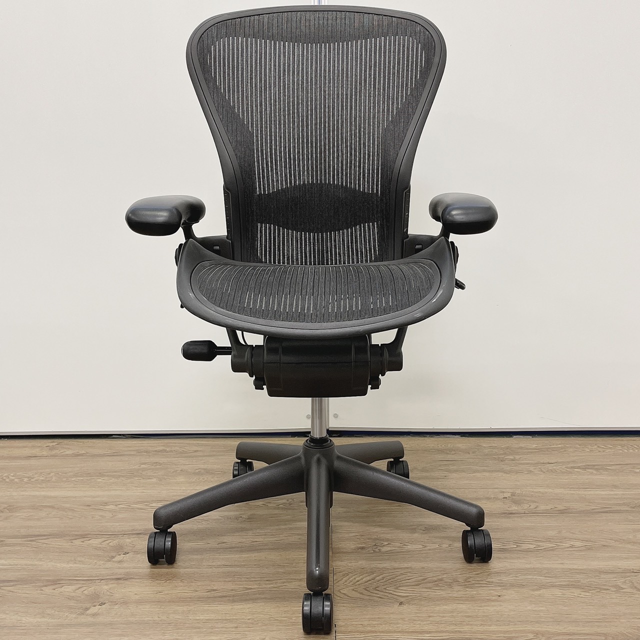 【中古】アーロンチェア AE113AWB-005 Herman Miller/ハーマンミラー 肘付ハイバックチェア 364427 - 中古 ...