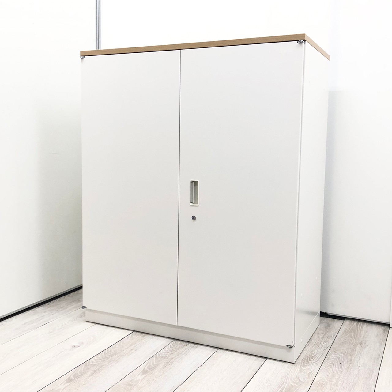 【中古】シンライン HTM-109HSS-W9 イトーキ/ITOKI ローキャビネット／両開き 367362 - 中古オフィス家具ならオフィスバスターズ