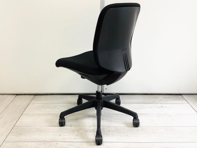 【中古】CG-Rチェア CN33ZR FM31 オカムラ/okamura 肘無ローバックチェア 367729 - 中古オフィス家具ならオフィスバスターズ