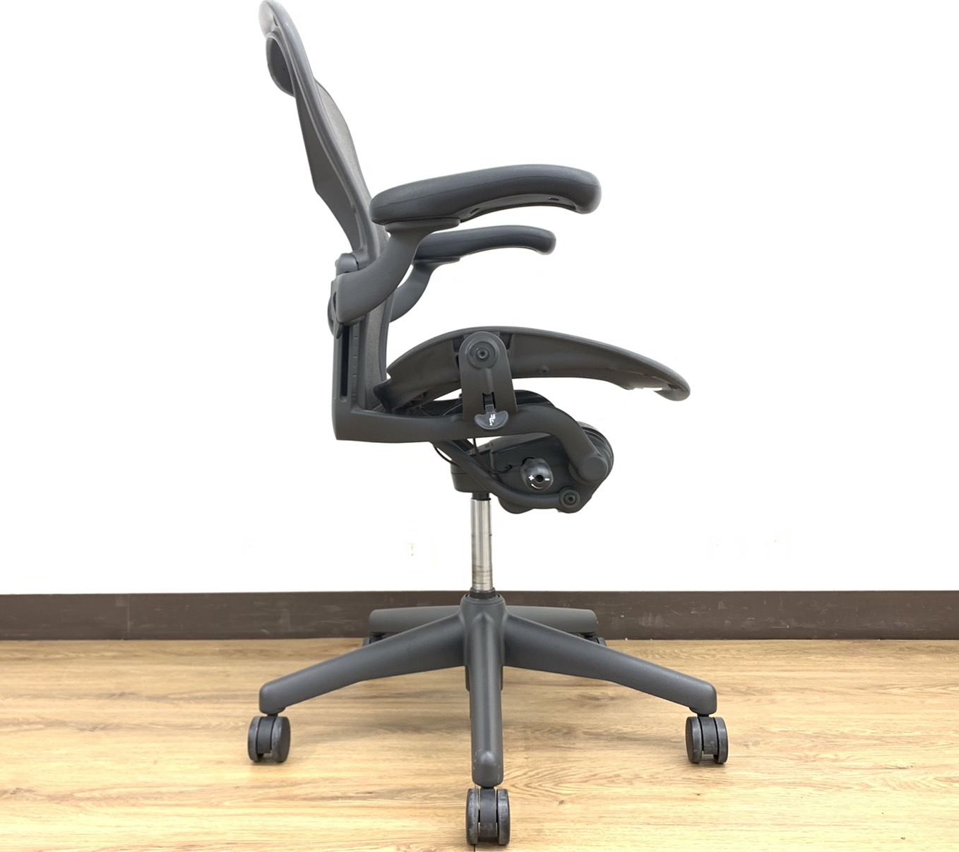 【中古】アーロンチェア（ランバー フル装備） AE113AWB Herman Miller/ハーマンミラー 肘付ハイバックチェア 371910 ...