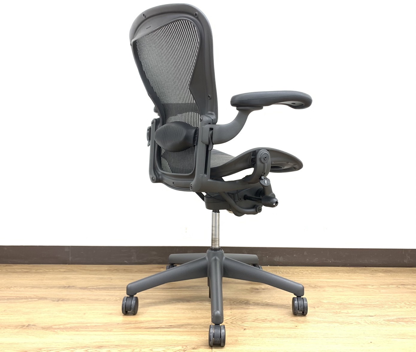 【中古】アーロンチェア（ランバー フル装備） AE113AWB Herman Miller/ハーマンミラー 肘付ハイバックチェア 371910 ...