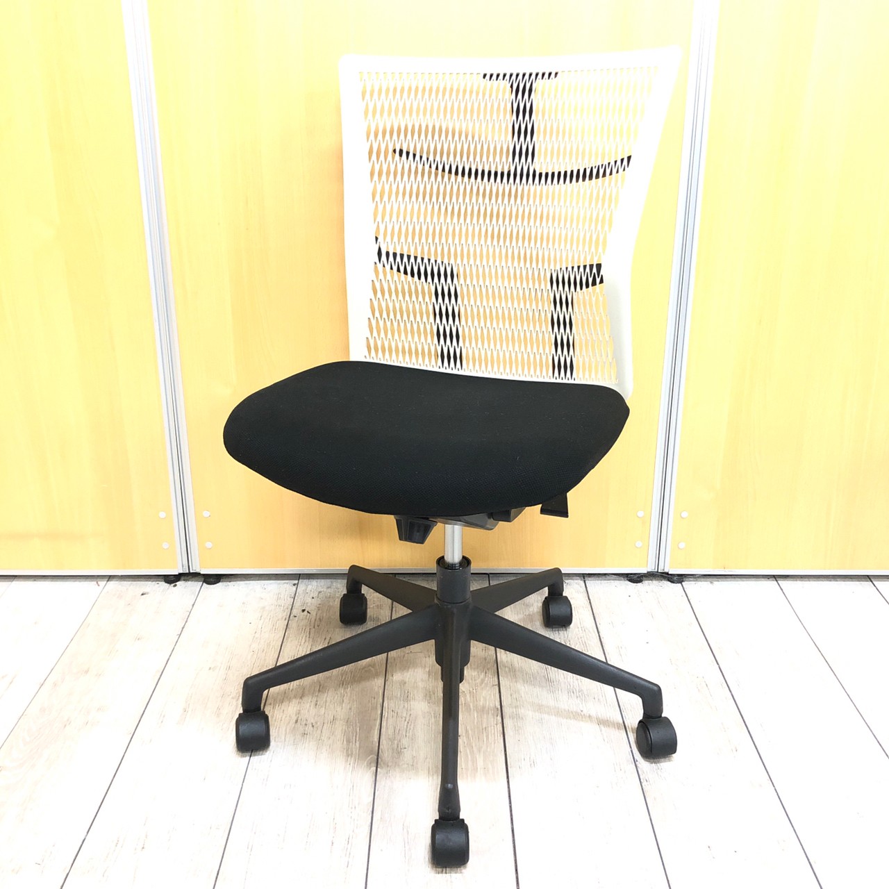 【中古】アクトディアチェア 5-345-3100 ウチダ/UCHIDA 肘無ハイバックチェア 375675 - 中古オフィス家具ならオフィスバスターズ