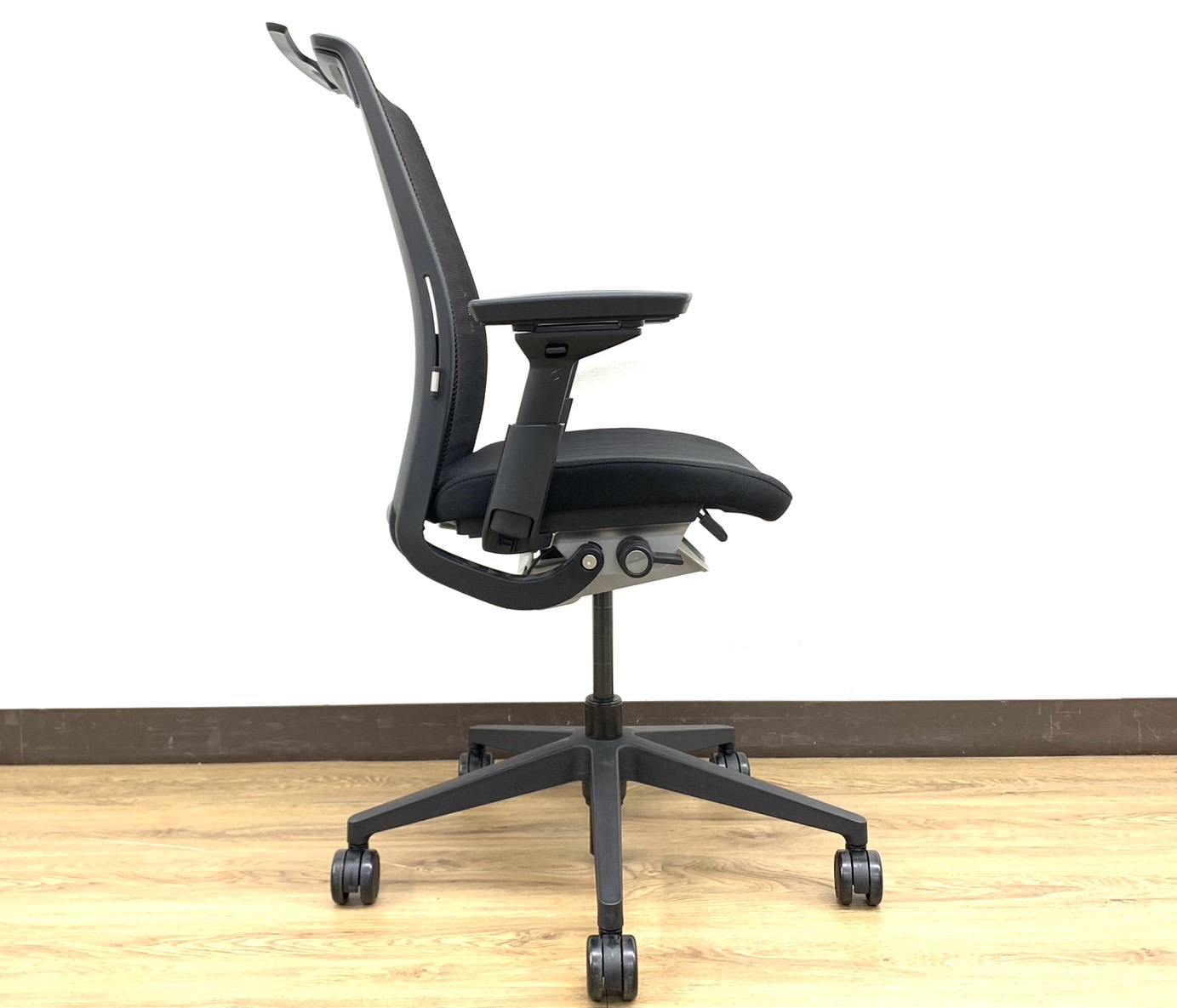 【中古】シンクチェア（2015年以降モデル） 465A300 Steelcase/スチールケース 肘付ハイバックチェア 376134 - 中古 ...