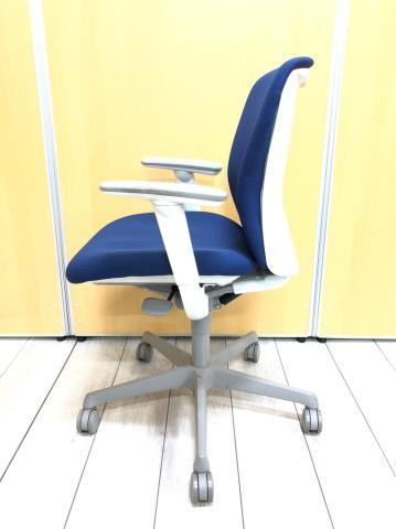 【中古】スラート オカムラ/okamura 肘付ローバックチェア 377930 - 中古オフィス家具ならオフィスバスターズ