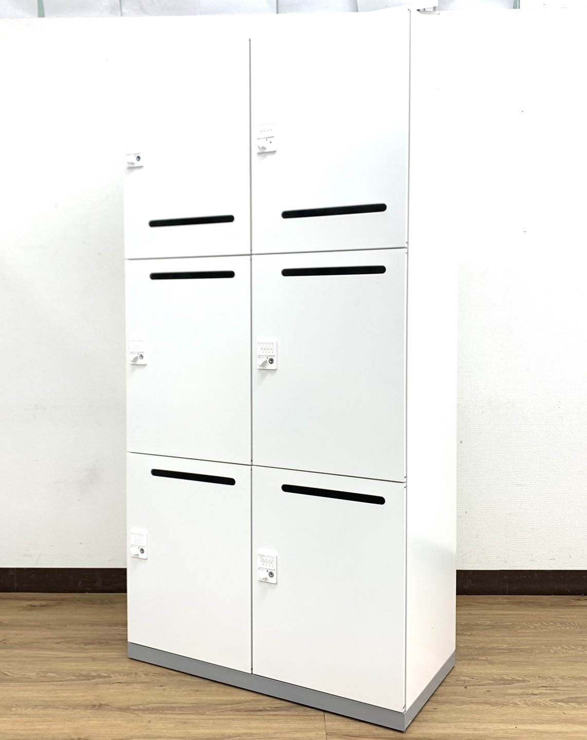 【中古】ティーエフロッカー TF2431 イナバ/INABA 6人用更衣ロッカー 380044 - 中古オフィス家具ならオフィスバスターズ