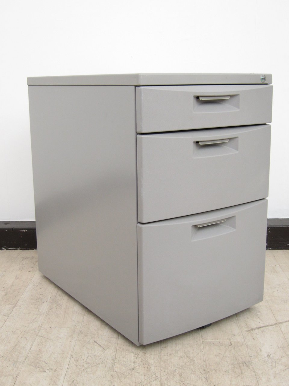 【中古】CZシリーズ イトーキ/ITOKI ワゴン3段 380306 - 中古オフィス家具ならオフィスバスターズ