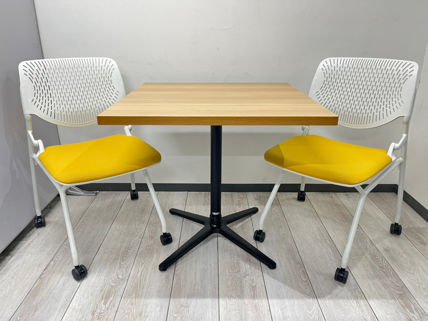 【中古】 ミーティングテーブル（会議机） 381837 - 中古オフィス家具ならオフィスバスターズ