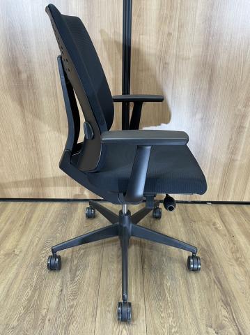 【中古】ウィザード2 コクヨ/KOKUYO 肘付ハイバックチェア 382155 - 中古オフィス家具ならオフィスバスターズ