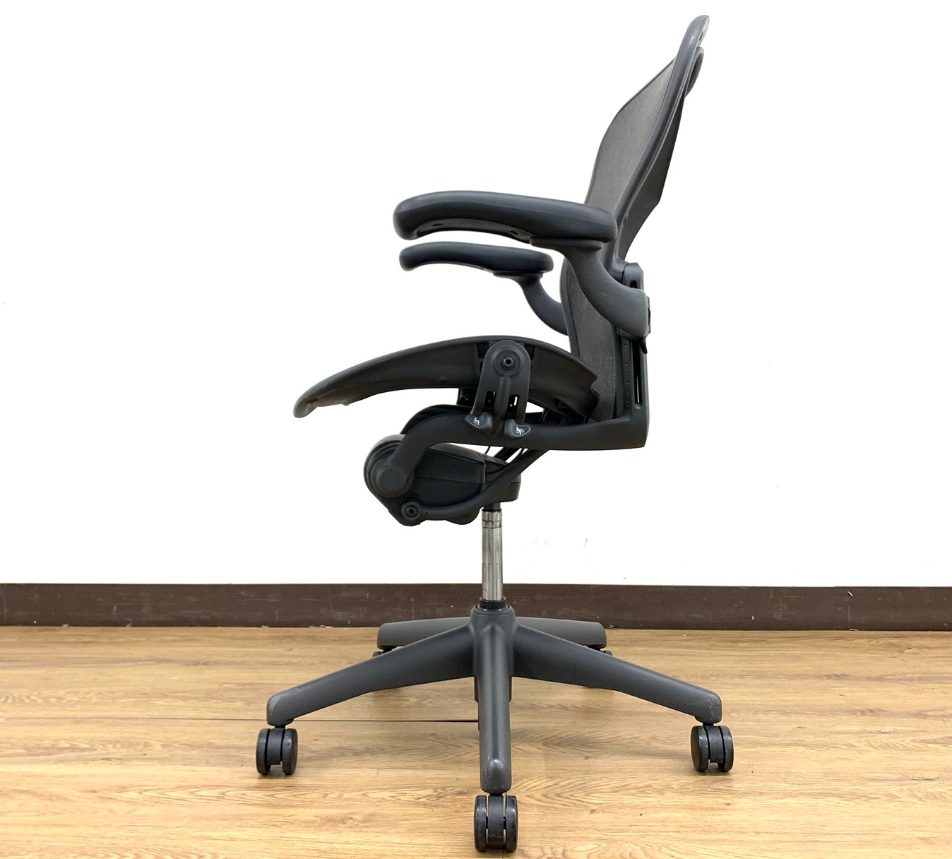 【中古】アーロンチェア（ランバー フル装備） AE113AWB-0005 Herman Miller/ハーマンミラー 肘付ハイバックチェア ...