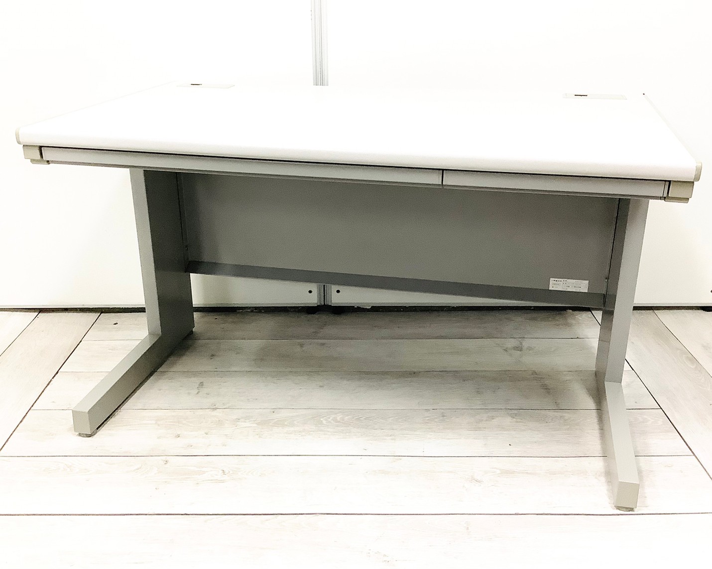 【中古】FEED ウチダ/UCHIDA 平机 385981 - 中古オフィス家具ならオフィスバスターズ