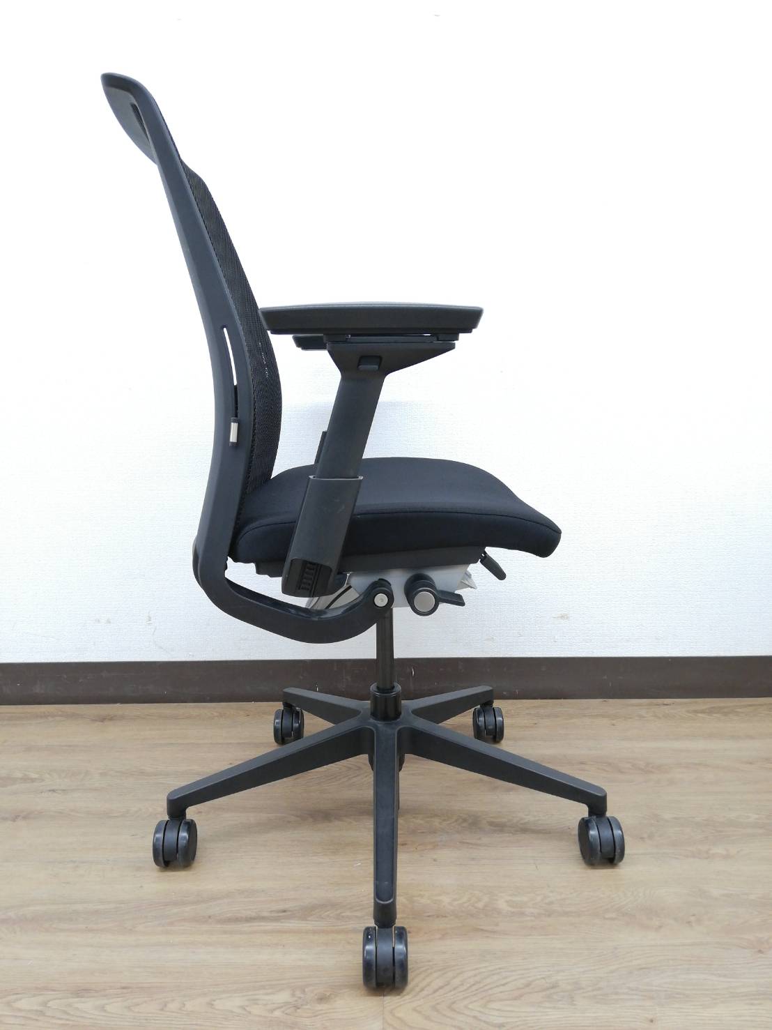 【中古】シンクチェア（2015年以降モデル） 465A300 Steelcase/スチールケース 肘付ハイバックチェア 386773 - 中古 ...
