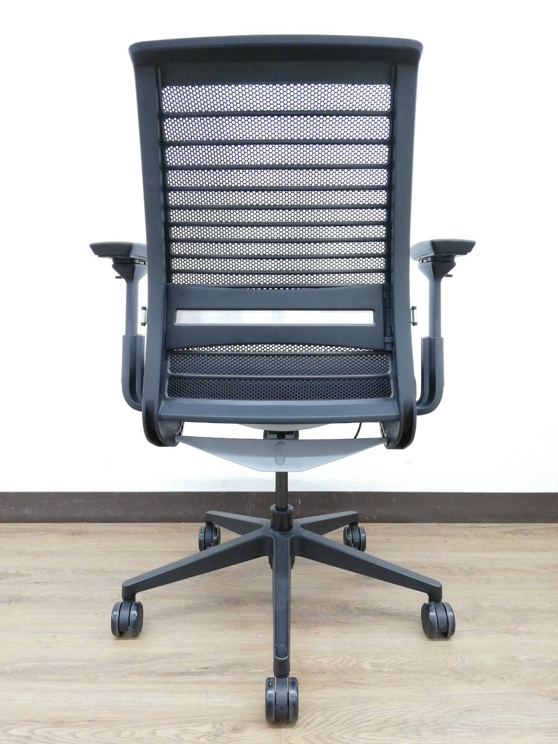 【中古】シンクチェア（2015年以降モデル） 465A300 Steelcase/スチールケース 肘付ハイバックチェア 386773 - 中古 ...
