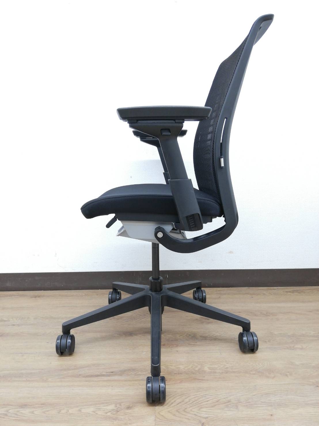 【中古】シンクチェア（2015年以降モデル） 465A300 Steelcase/スチールケース 肘付ハイバックチェア 386773 - 中古 ...
