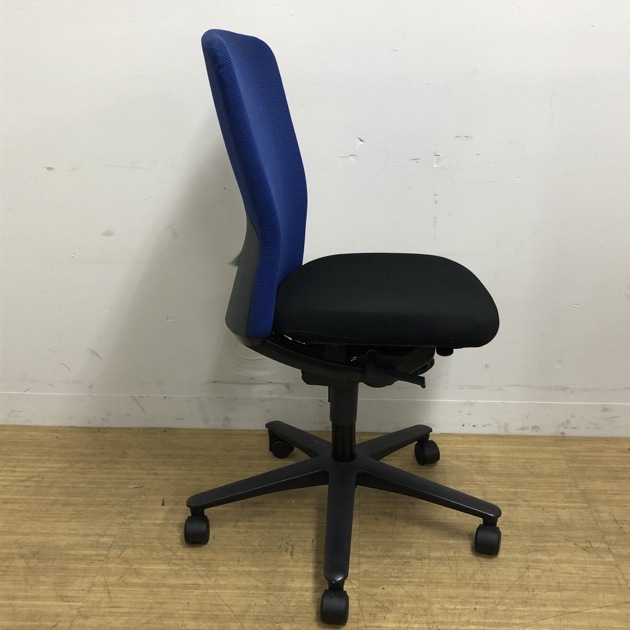 【中古】ルディオチェア LA-30CS ウチダ/UCHIDA 肘無ハイバックチェア 387049 - 中古オフィス家具ならオフィスバスターズ