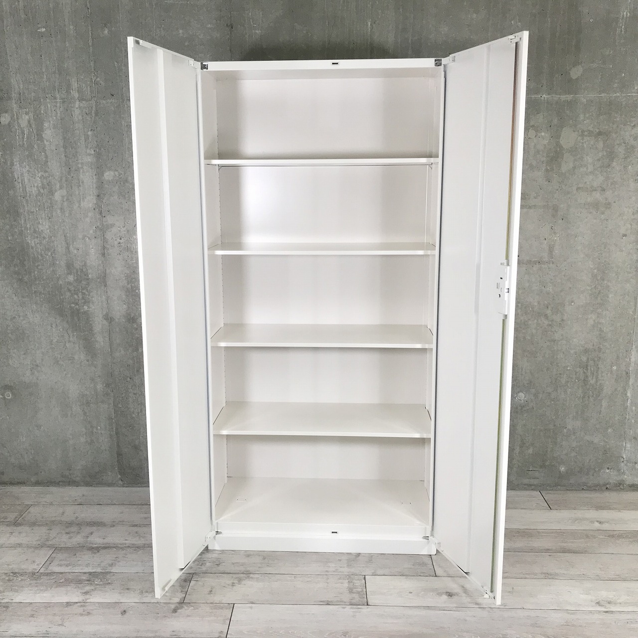 【中古】QUWALL RW45-18H 生興 ハイキャビネット／両開き 389848 - 中古オフィス家具ならオフィスバスターズ