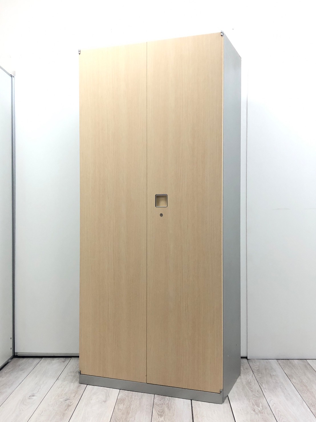 【中古】レクトラインロッカー 4T317Y ZB41 オカムラ/okamura ロッカーその他 392659 - 中古オフィス家具ならオフィスバスターズ