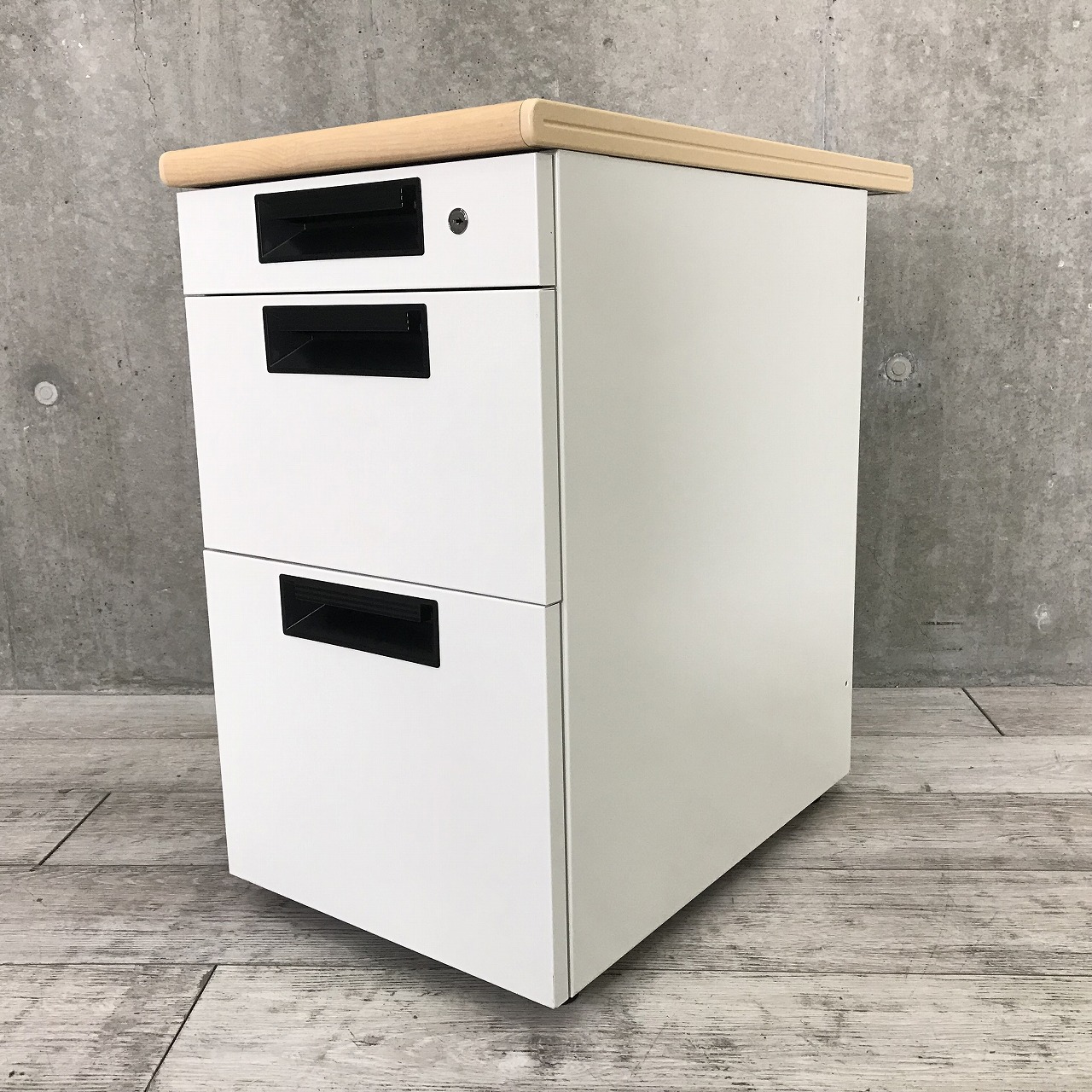 【中古】フラットライン プラス/PLUS 脇机3段 393588 - 中古オフィス家具ならオフィスバスターズ