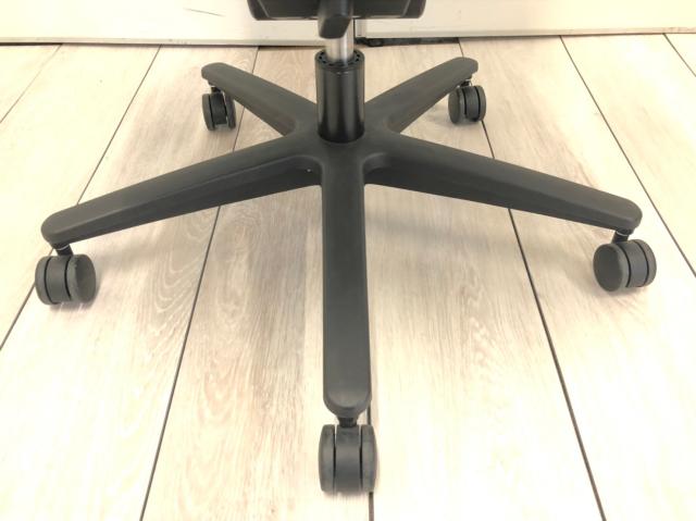 【中古】ミトラシリーズ コクヨ/KOKUYO 肘付ローバックチェア 399066 - 中古オフィス家具ならオフィスバスターズ