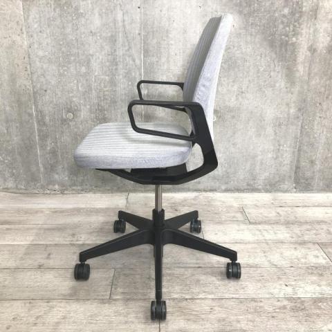 【中古】レヴィチェア イトーキ/ITOKI 肘付ローバックチェア 406887 - 中古オフィス家具ならオフィスバスターズ