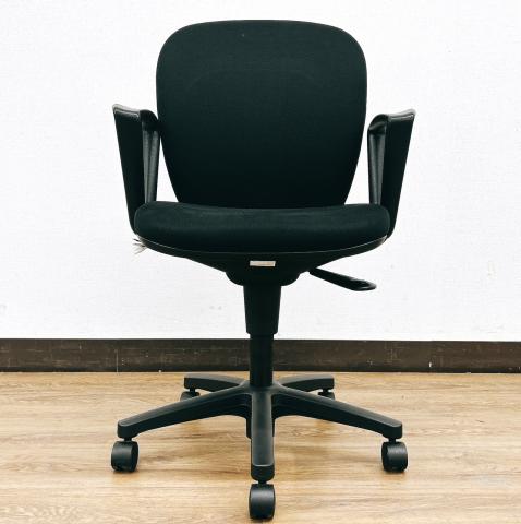 【中古】リエットチェア KFS-740GB-T1.T1 イトーキ/ITOKI 肘付ローバックチェア 410773 - 中古オフィス家具なら ...