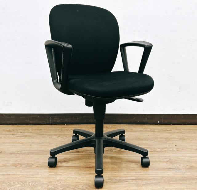 【中古】リエットチェア KFS-740GB-T1.T1 イトーキ/ITOKI 肘付ローバックチェア 410773 - 中古オフィス家具なら ...