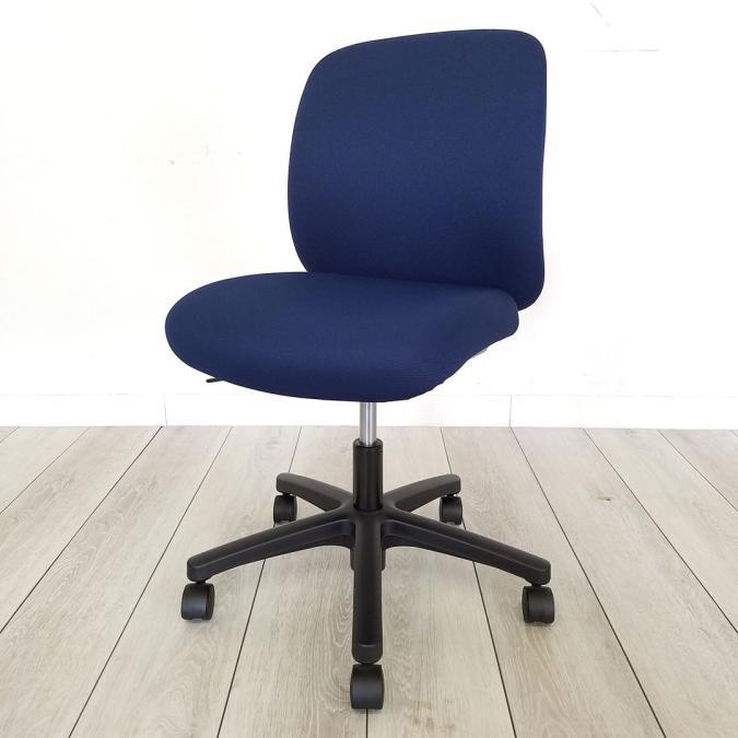 【中古】ボニートチェア イトーキ/ITOKI 肘無ローバックチェア 415867 - 中古オフィス家具ならオフィスバスターズ