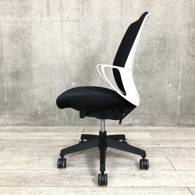 【中古】ピコラ チェア コクヨ/KOKUYO 肘付ハイバックチェア 417849 - 中古オフィス家具ならオフィスバスターズ