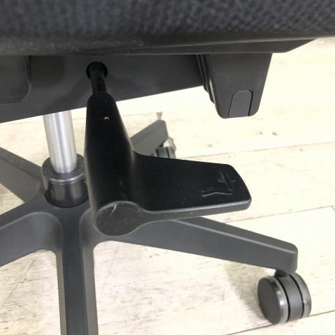 【中古】ピコラ チェア コクヨ/KOKUYO 肘付ハイバックチェア 417849 - 中古オフィス家具ならオフィスバスターズ